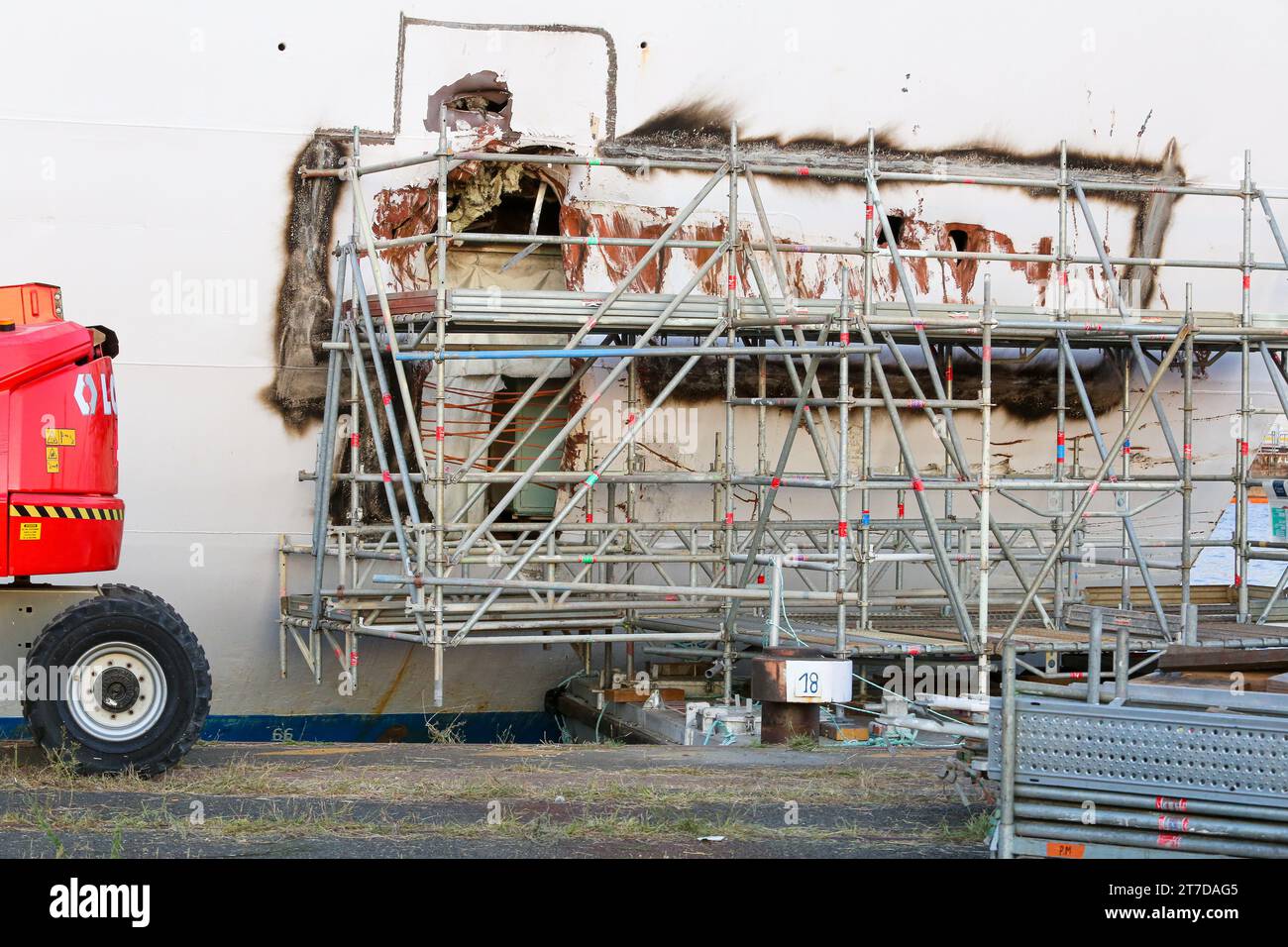 Floating scaffolding to repair large breach in the damaged hull of ...