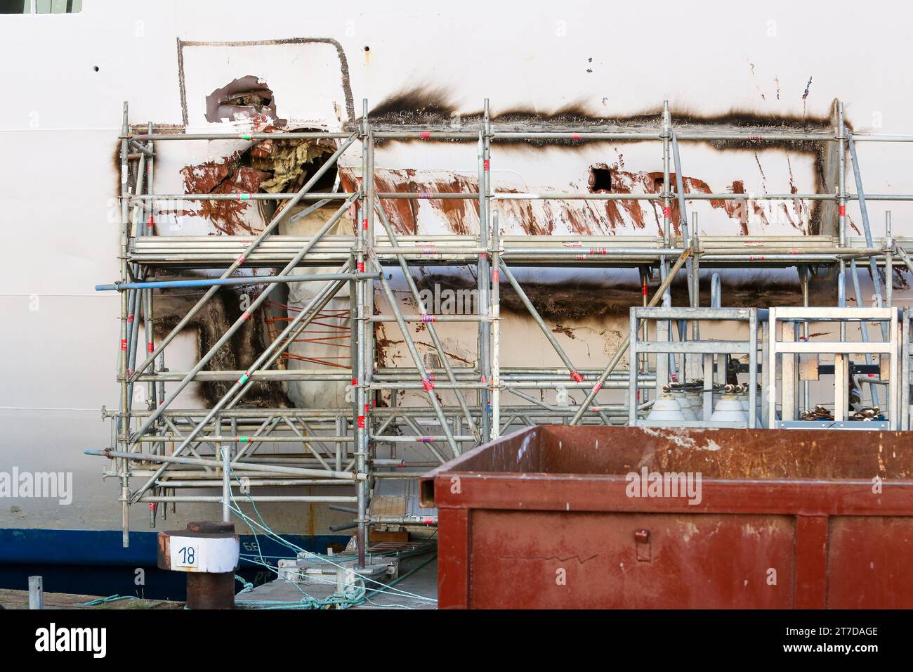 Floating scaffolding to repair large breach in the damaged hull of ...