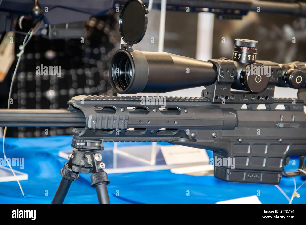 Sniper rifler hi-res stock photography and images - Alamy