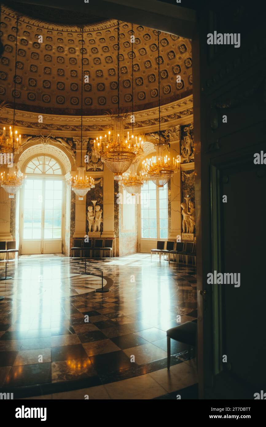 Rococo style ceiling design hi-res stock photography and images - Alamy