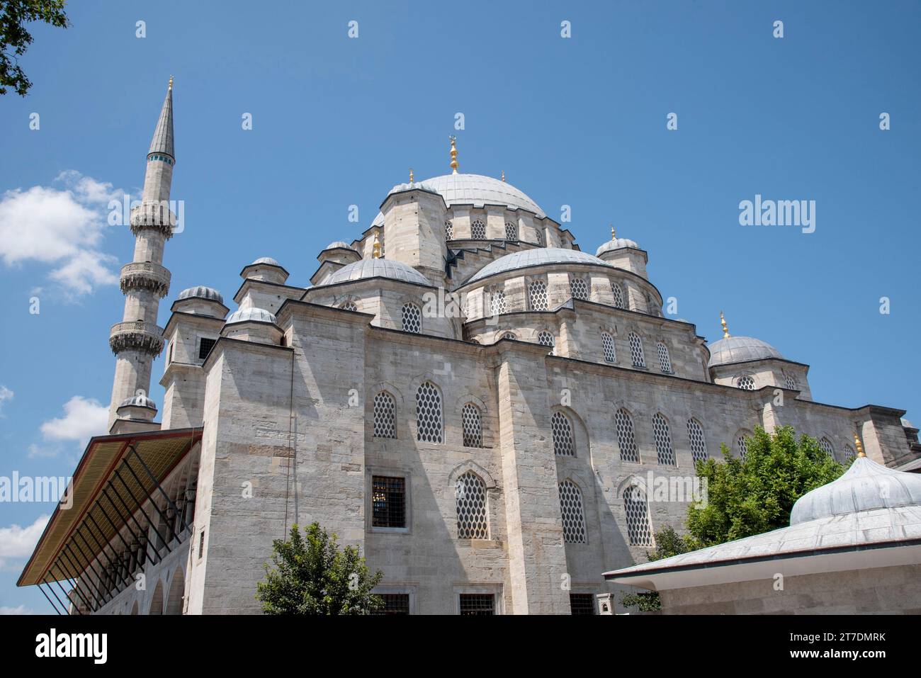 Sultan ahmed mosque bazaar hi-res stock photography and images - Alamy