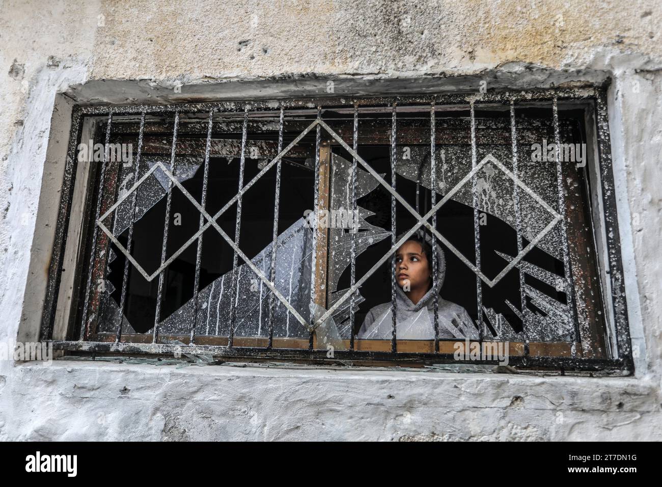 Rafah, Palestinian Territories. 15th Nov, 2023. A Palestinian child ...