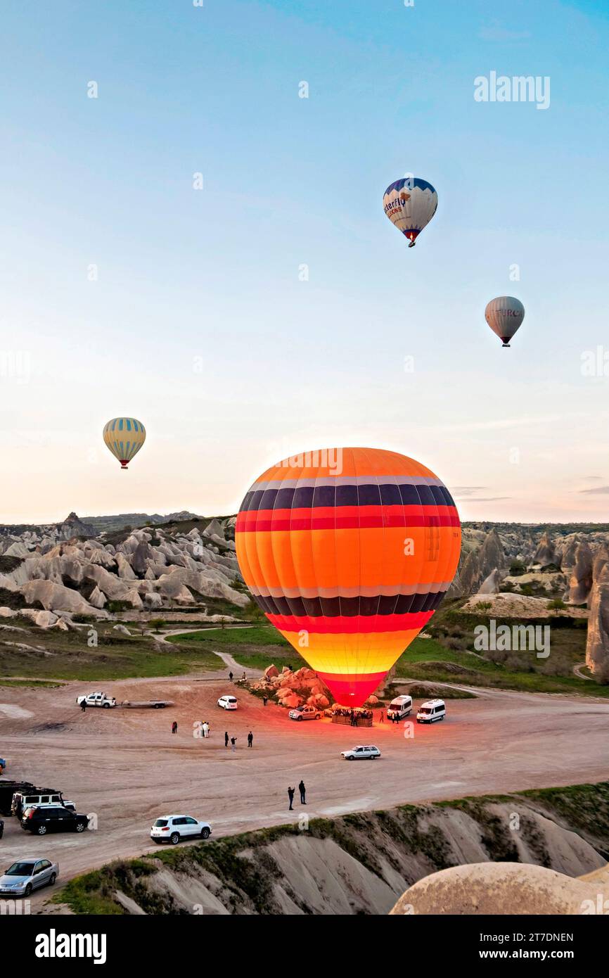 Turkish balloon flight hi-res stock photography and images - Alamy