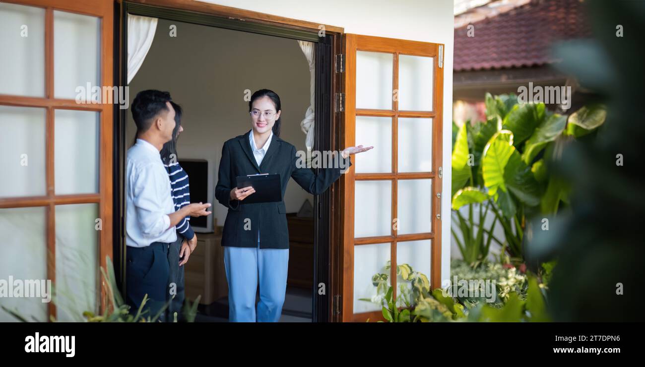 Woman who visiting husband hi-res stock photography and images - Alamy