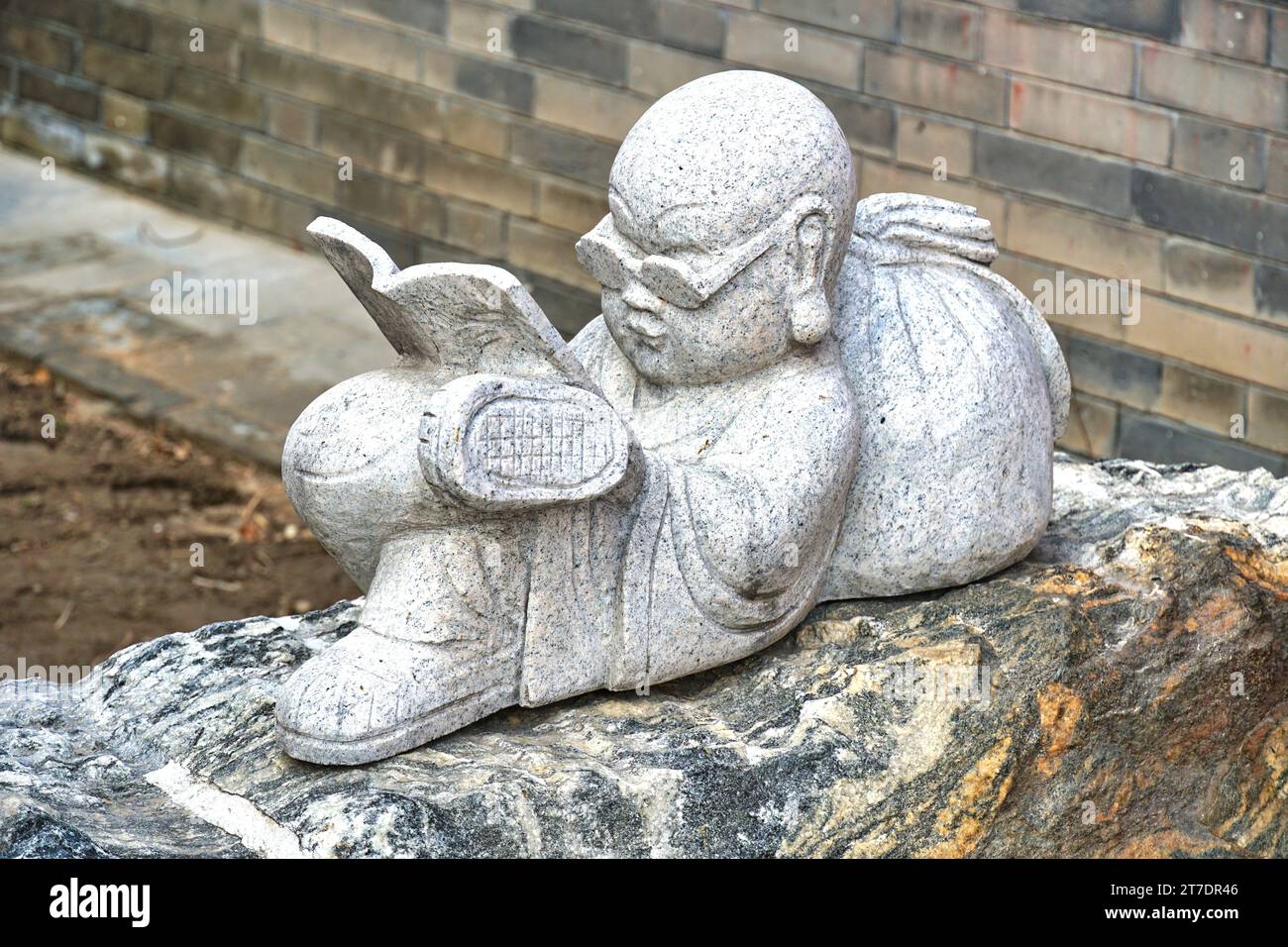 China pavilion modern statue hi-res stock photography and images - Alamy