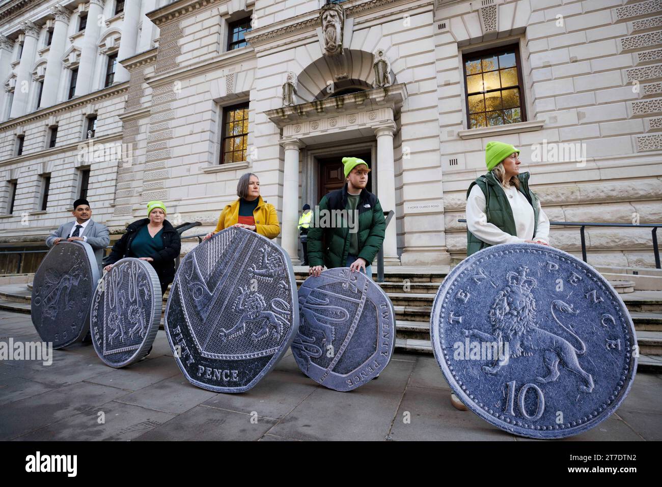 EDITORIAL USE ONLY Julie Bentley (centre), Chief Executive of ...