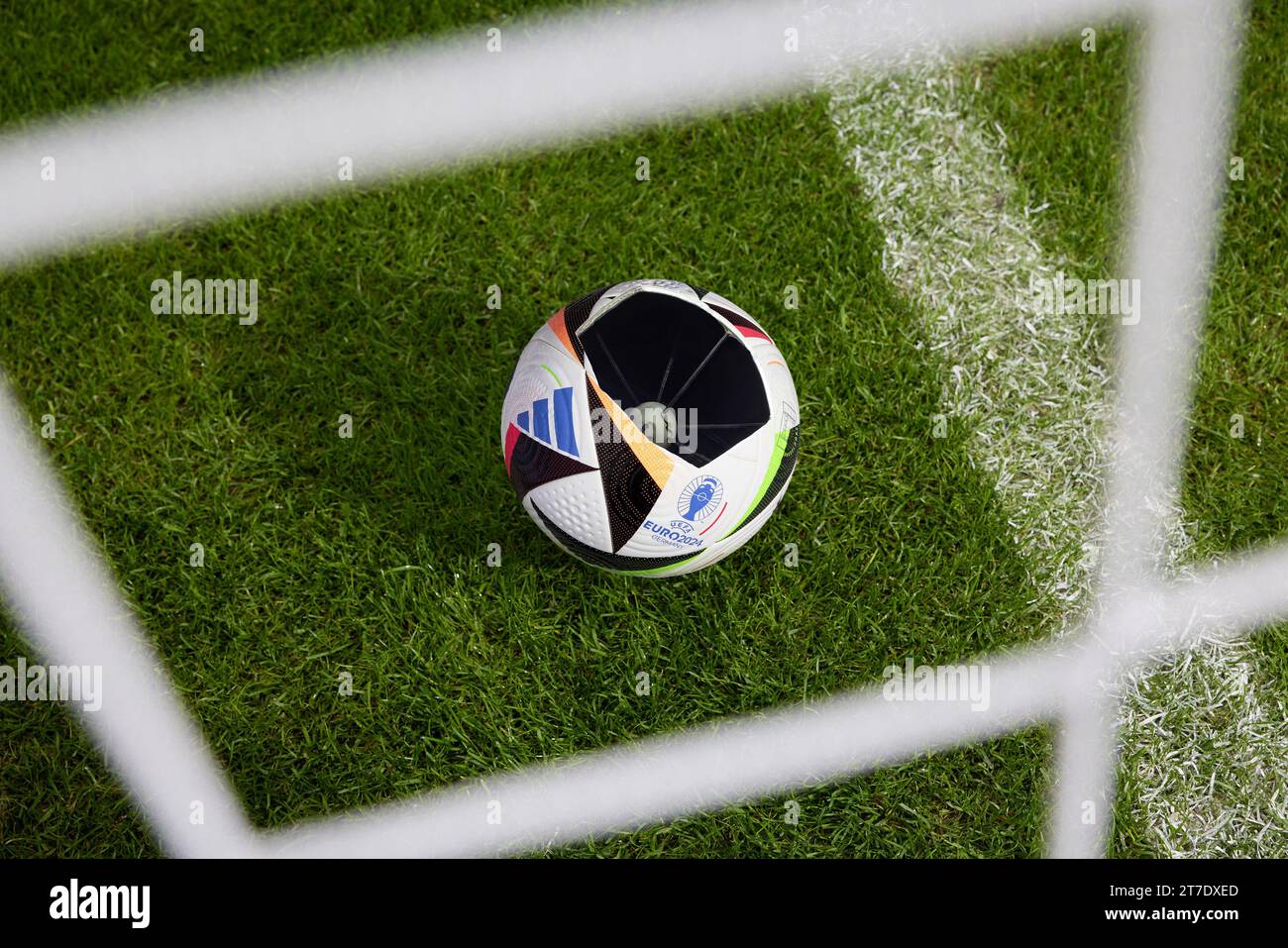 Fussballliebe official euro 2024 match ball hi-res stock photography ... Fussballliebe official euro 2024 match ball hi-res stock photography ...