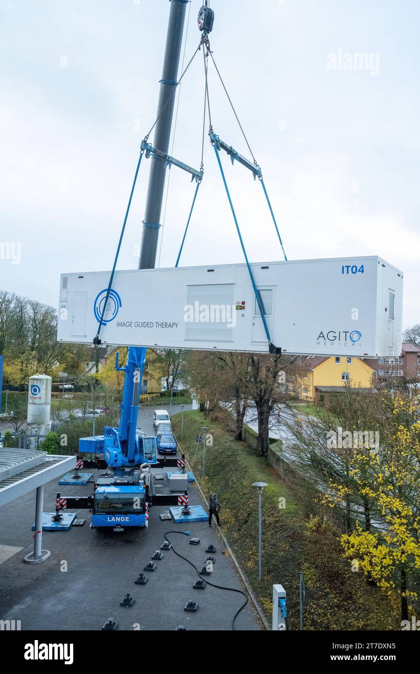 Catheter laboratory hi-res stock photography and images - Alamy