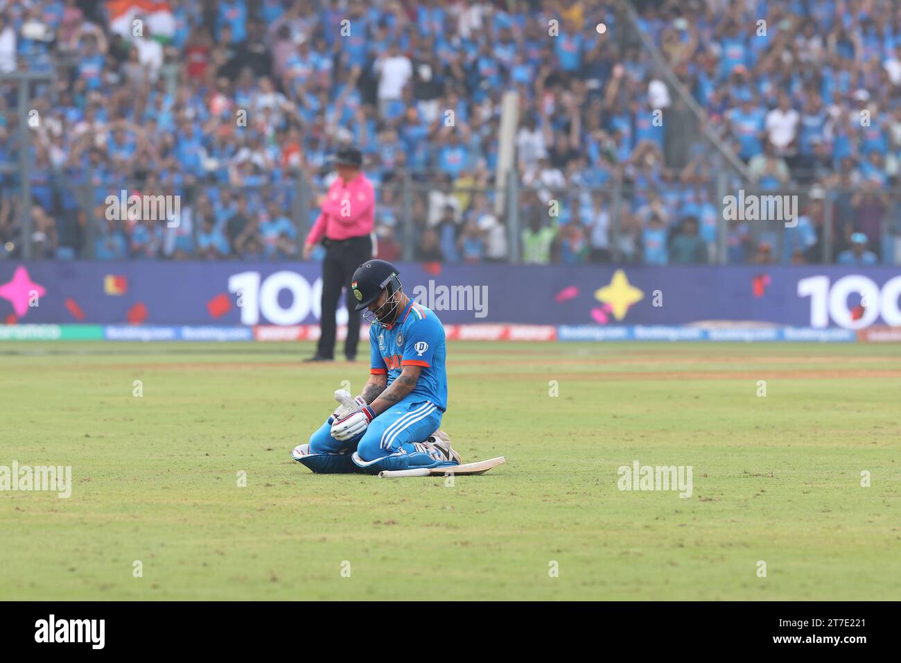 Bomaby, Maharastra, INDIA. 15th Nov, 2023. Semi Finals Match 46 of ICC ...