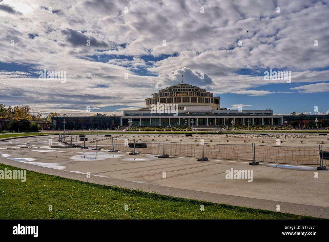 Cantennial hall hi-res stock photography and images - Alamy
