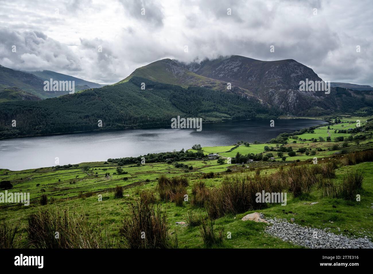 Lake Ffynnon-y-gwas in Snowdonia National Park in Wales Stock Photo - Alamy