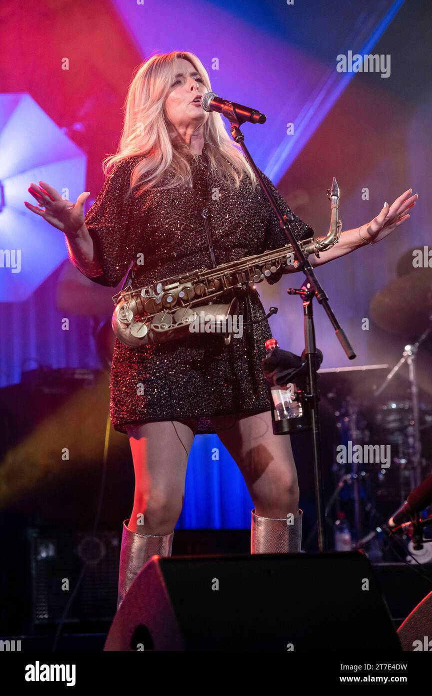 Candy Dulfer live bei einem Konzert ihrer We Never Stop -Tour bei den 23. Dresdener Jazztagen im ...