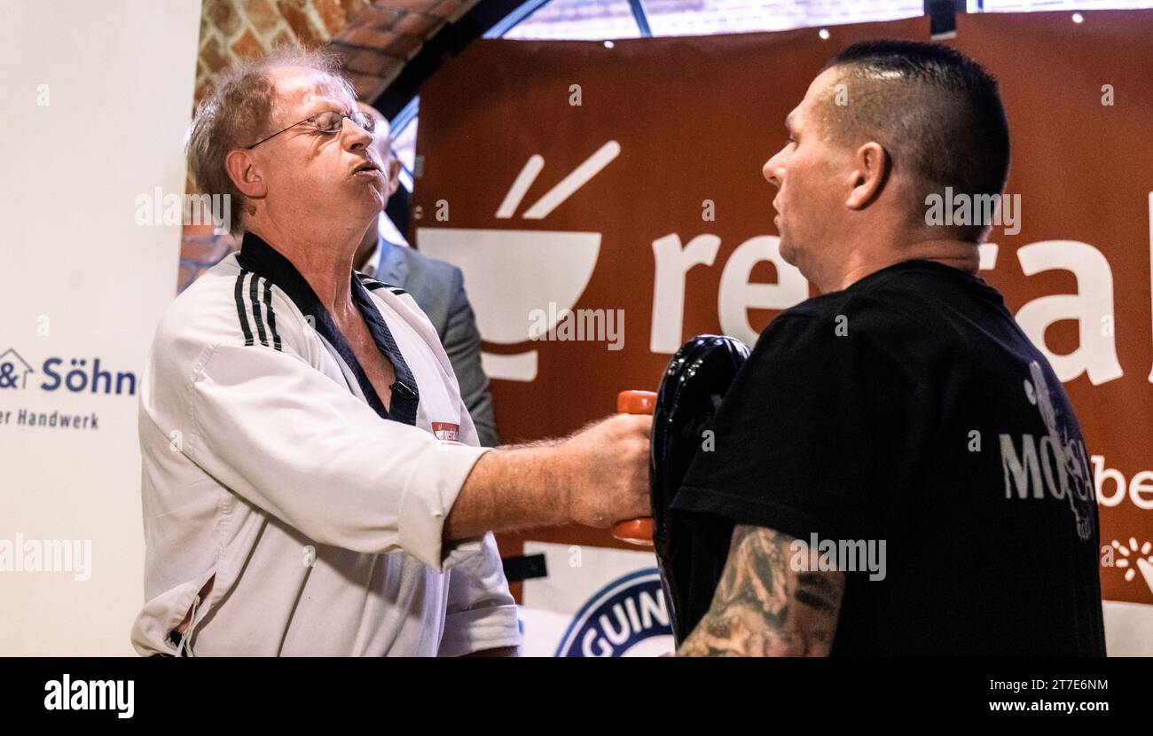 Hamburg, Germany. 15th Nov, 2023. Martial artist Muhamed Kahrimanovic ...