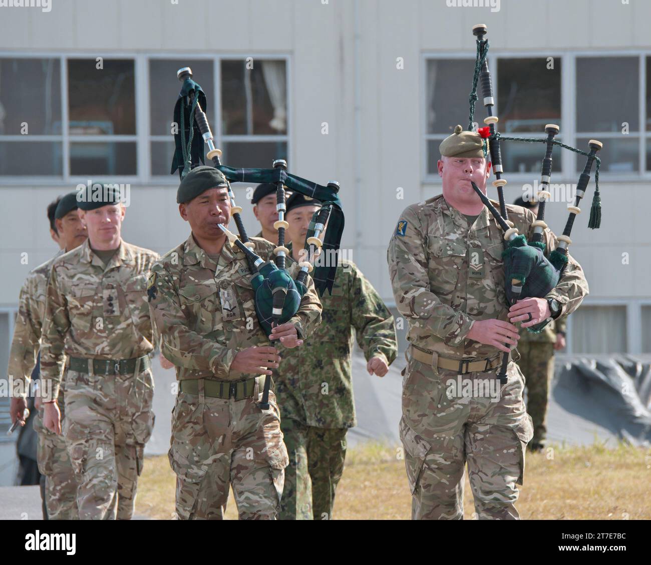 Shinto, Japan. 15th Nov, 2023. Member of the British Army plays the ...