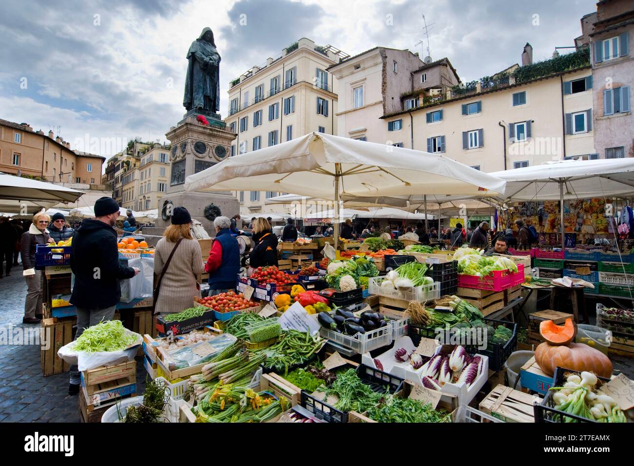 Market campo dei fiori rome hi-res stock photography and images - Alamy