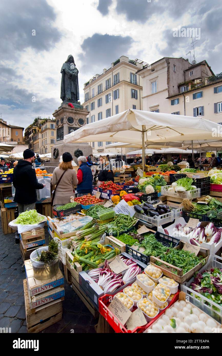 Campo market dei fiori italy lazio rome hi-res stock photography and ...