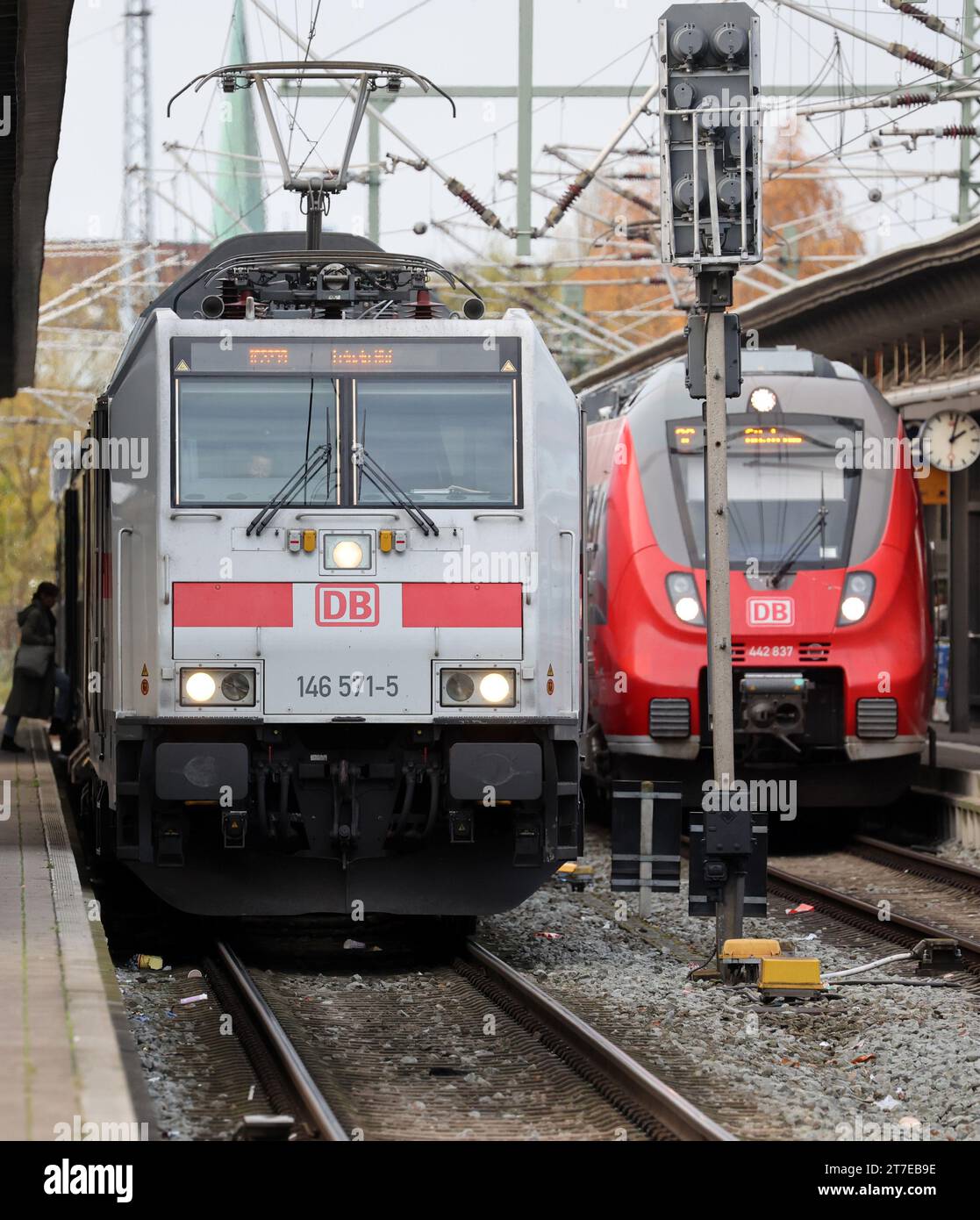 Rostock, Germany. 15th Nov, 2023. Trains at the main station. The ...
