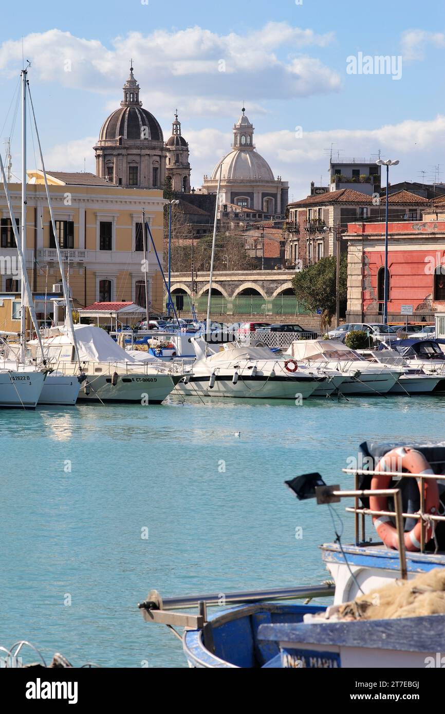 Catania sicily port hi-res stock photography and images - Alamy
