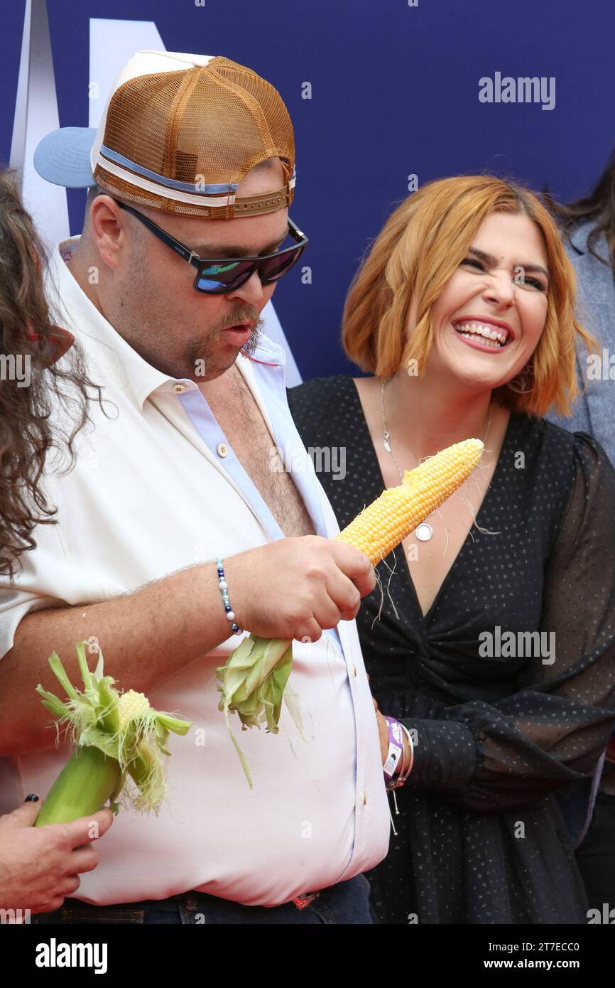 November 15, 2023: BRAD COX and SAMMY WHITE attends the 37th Annual ...