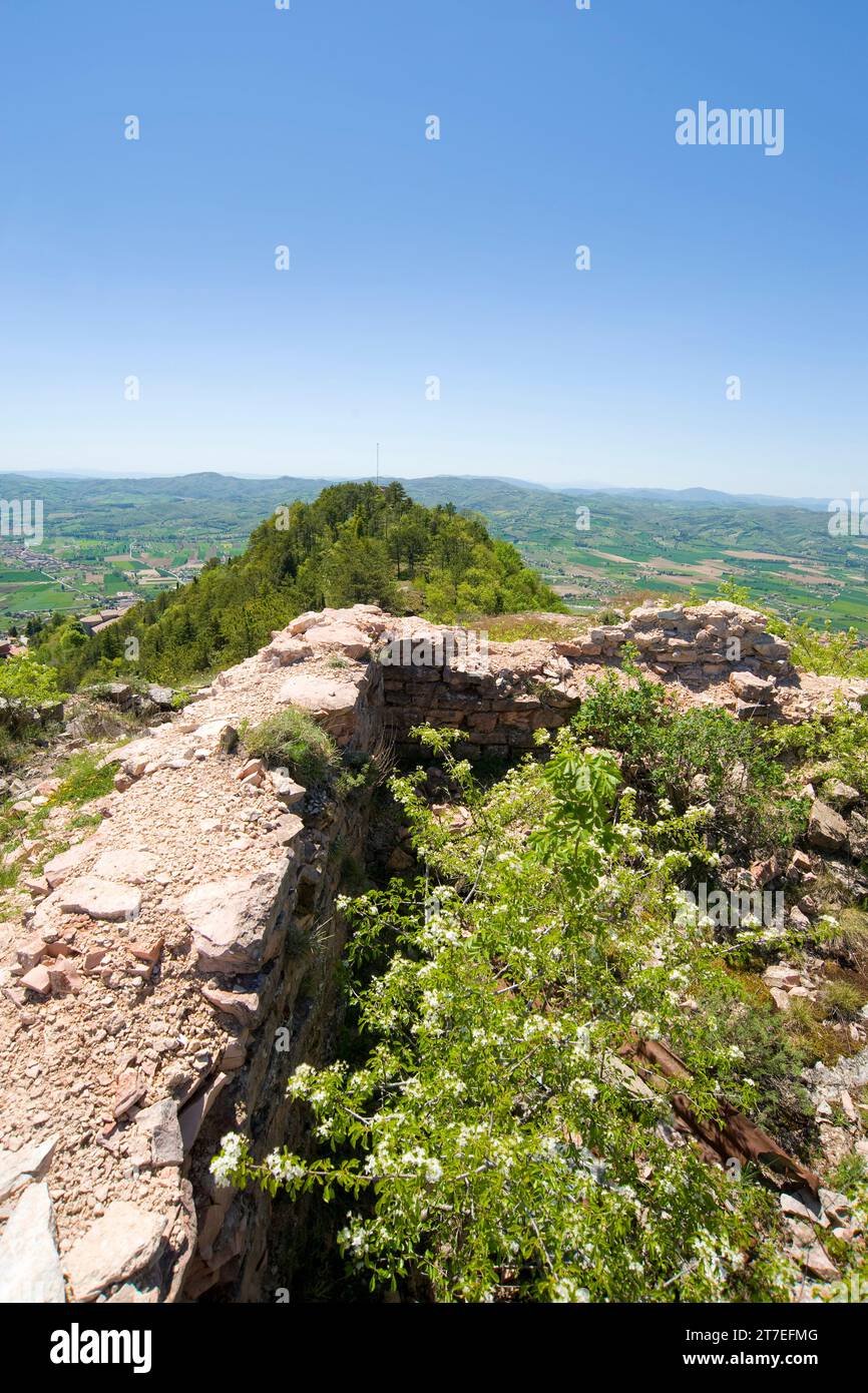 Gubbio monte ingino hi-res stock photography and images - Alamy