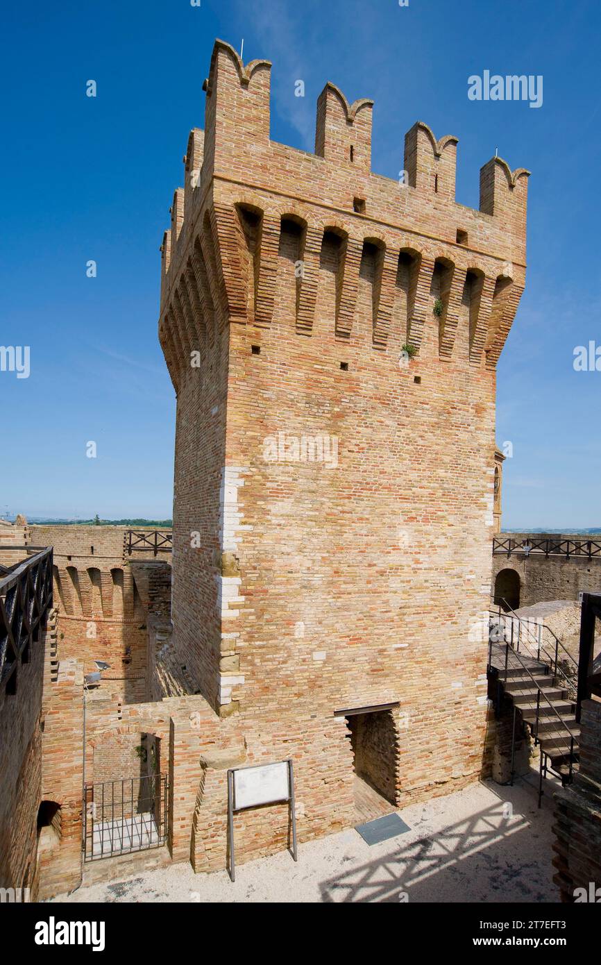 Fortress middle ages hi-res stock photography and images - Alamy