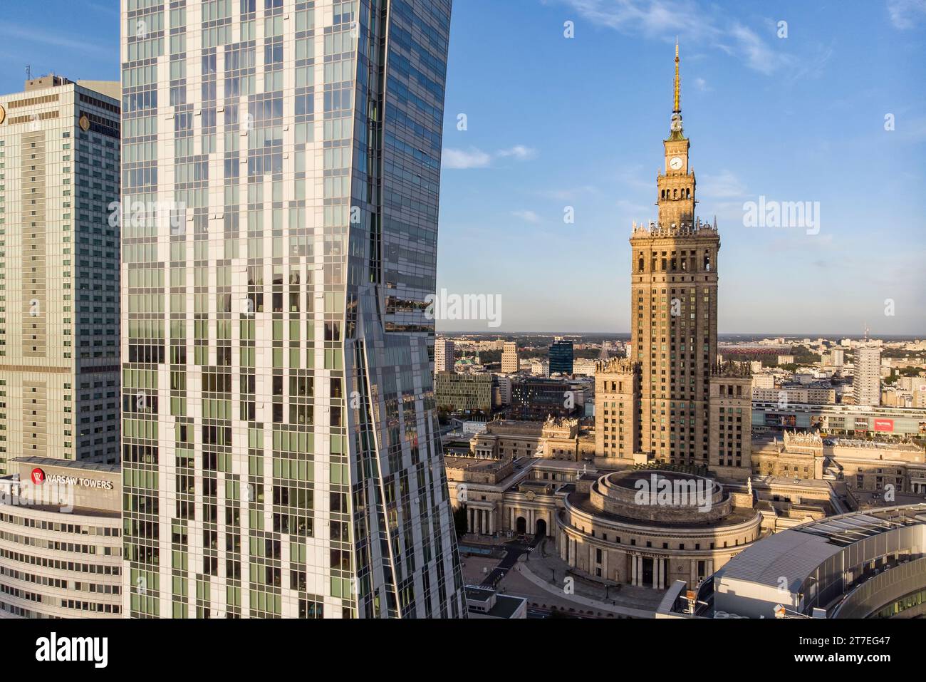 Castle warsaw skyscraper hi-res stock photography and images - Alamy