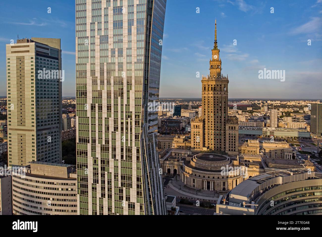 Castle warsaw skyscraper hi-res stock photography and images - Alamy
