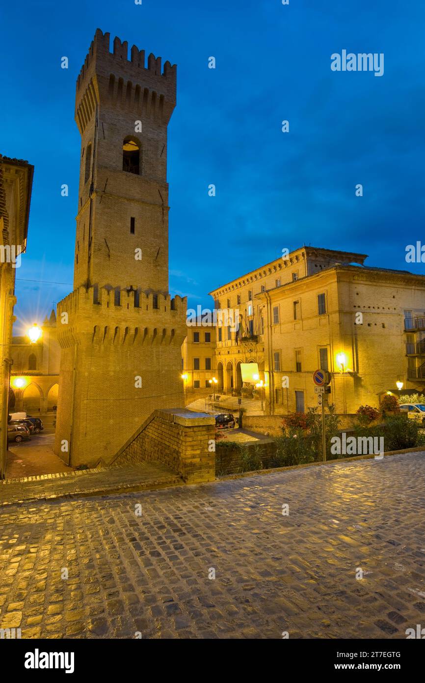 Ostra hi-res stock photography and images - Alamy