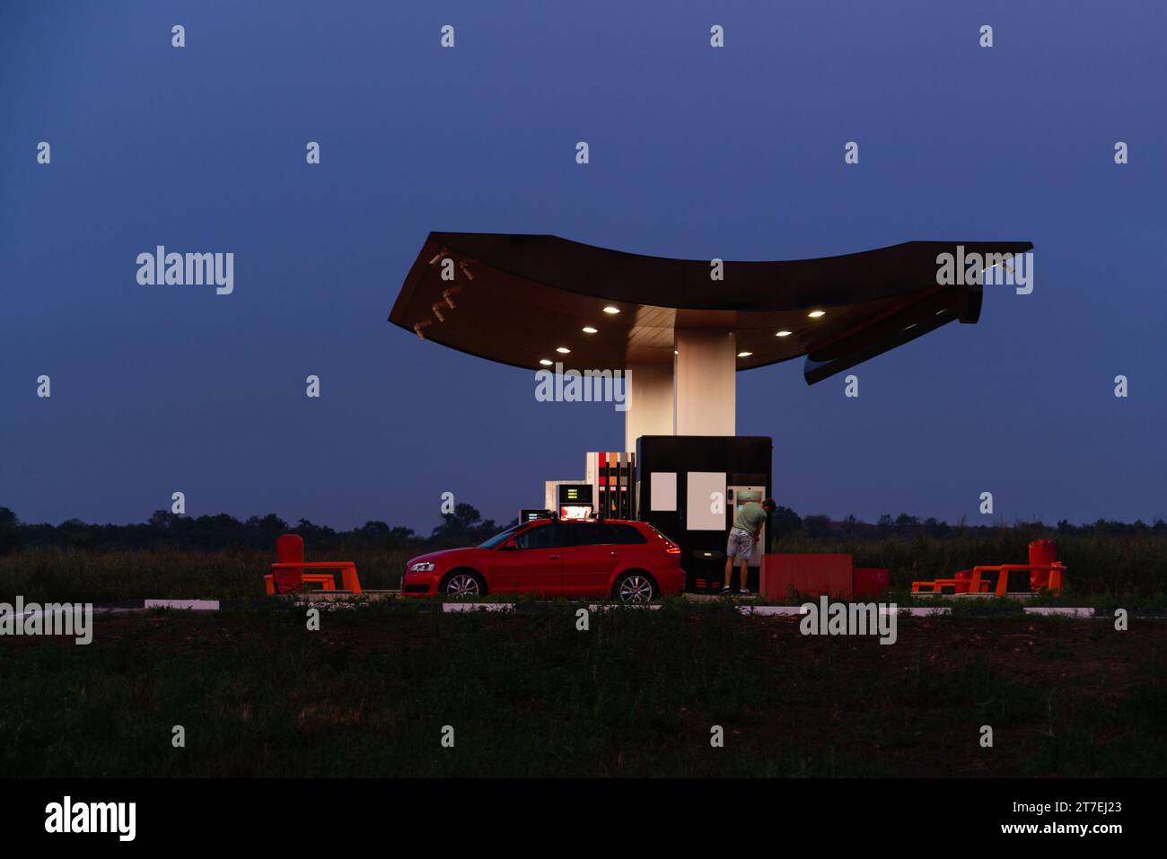 Gas station at night hi-res stock photography and images - Alamy