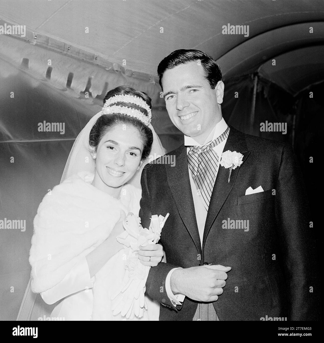 Henry John Heinz III, right, and his bride, the former Teresa Simoes ...