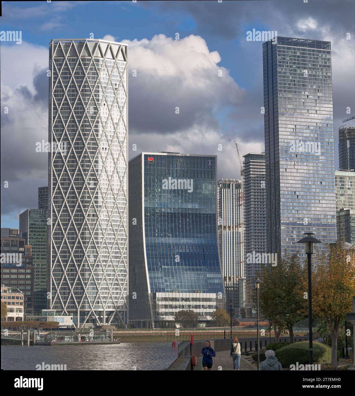 The pinnacle skyscraper hi-res stock photography and images - Alamy