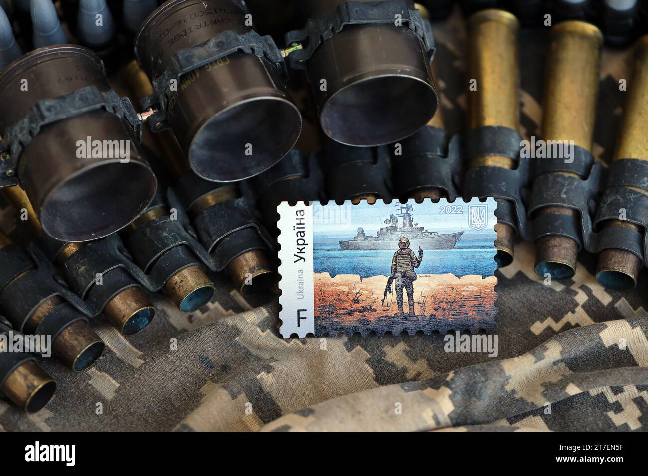 Ukrainian army machine gun belt shells hi-res stock photography and ...