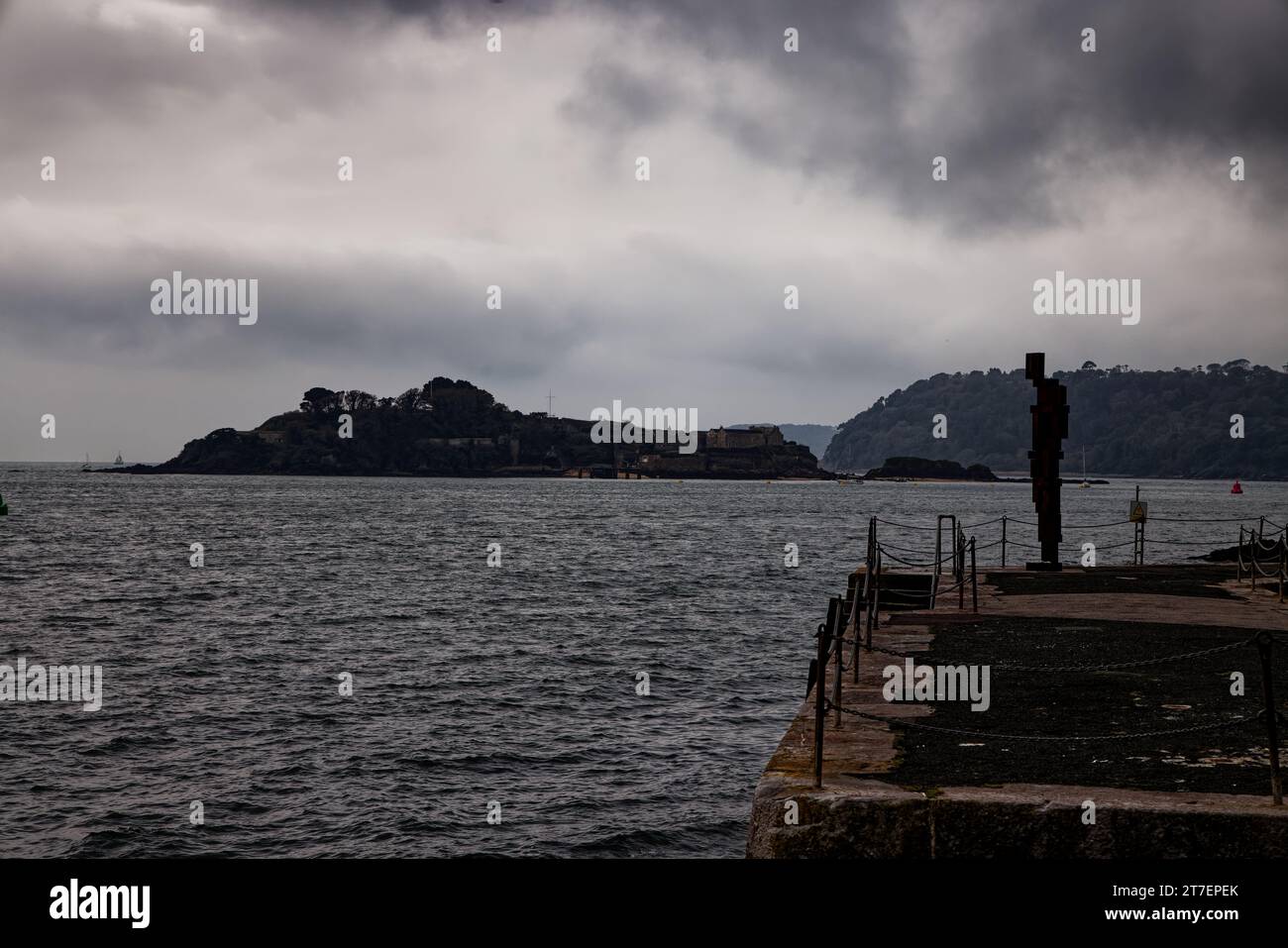 A statue stares out to sea from West Hoe Pier, Plymouth Sound, Plymout ...