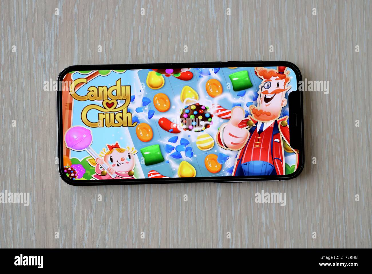 Candy crush game screen hi-res stock photography and images - Alamy