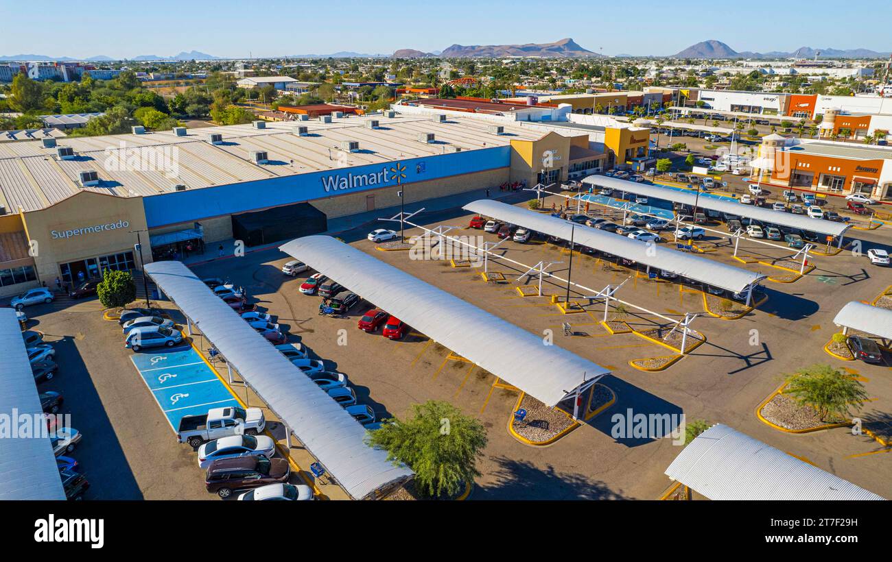 Walmart super market and parking, super mercado Walmart Solidaridad y ...