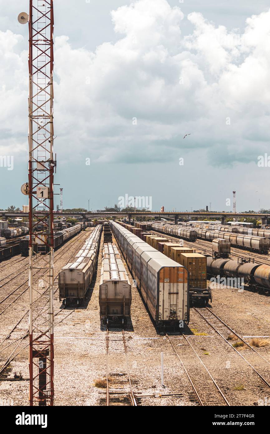 Rail yard hi-res stock photography and images - Alamy