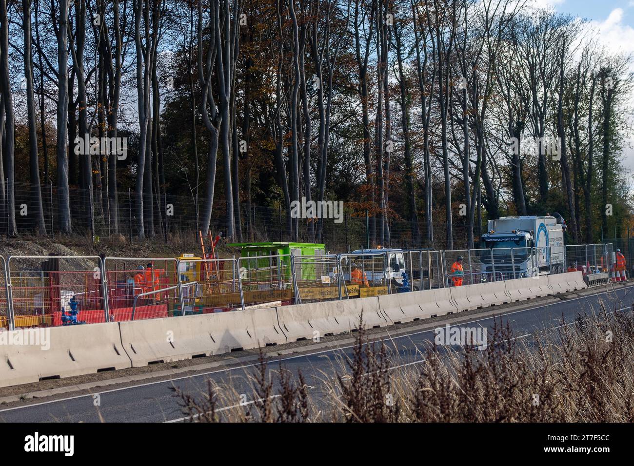 Wendover, UK. 15th November, 2023. Huge HS2 construction work on the ...