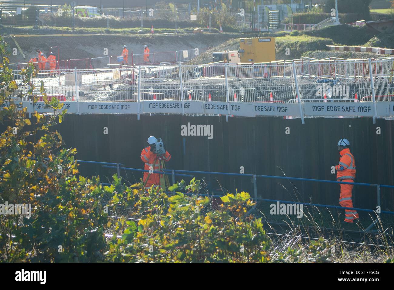 Wendover, UK. 15th November, 2023. Huge HS2 construction work on the ...