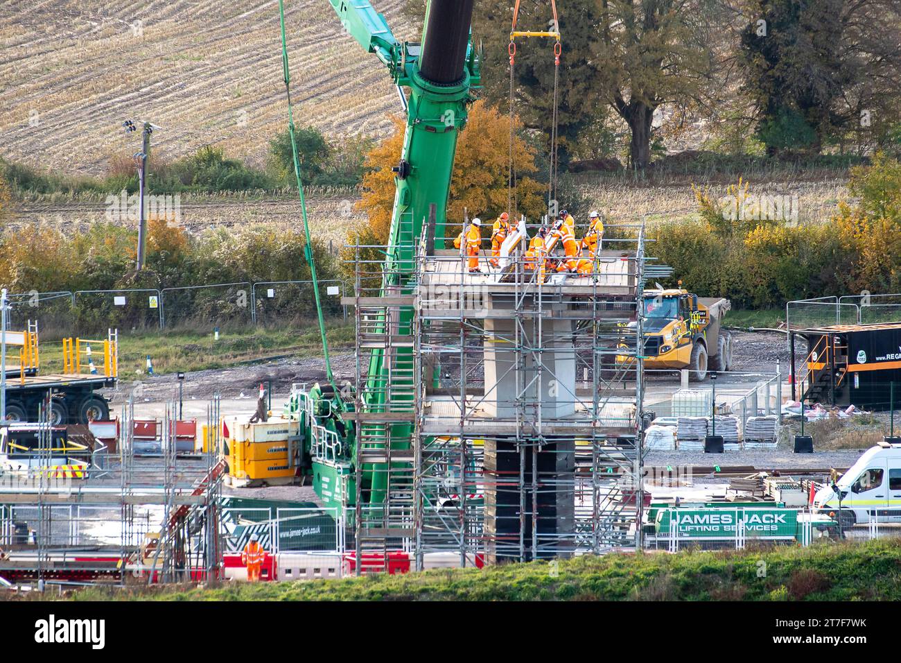 Wendover Dean, UK. 15th November, 2023. Construction work on the HS2 ...