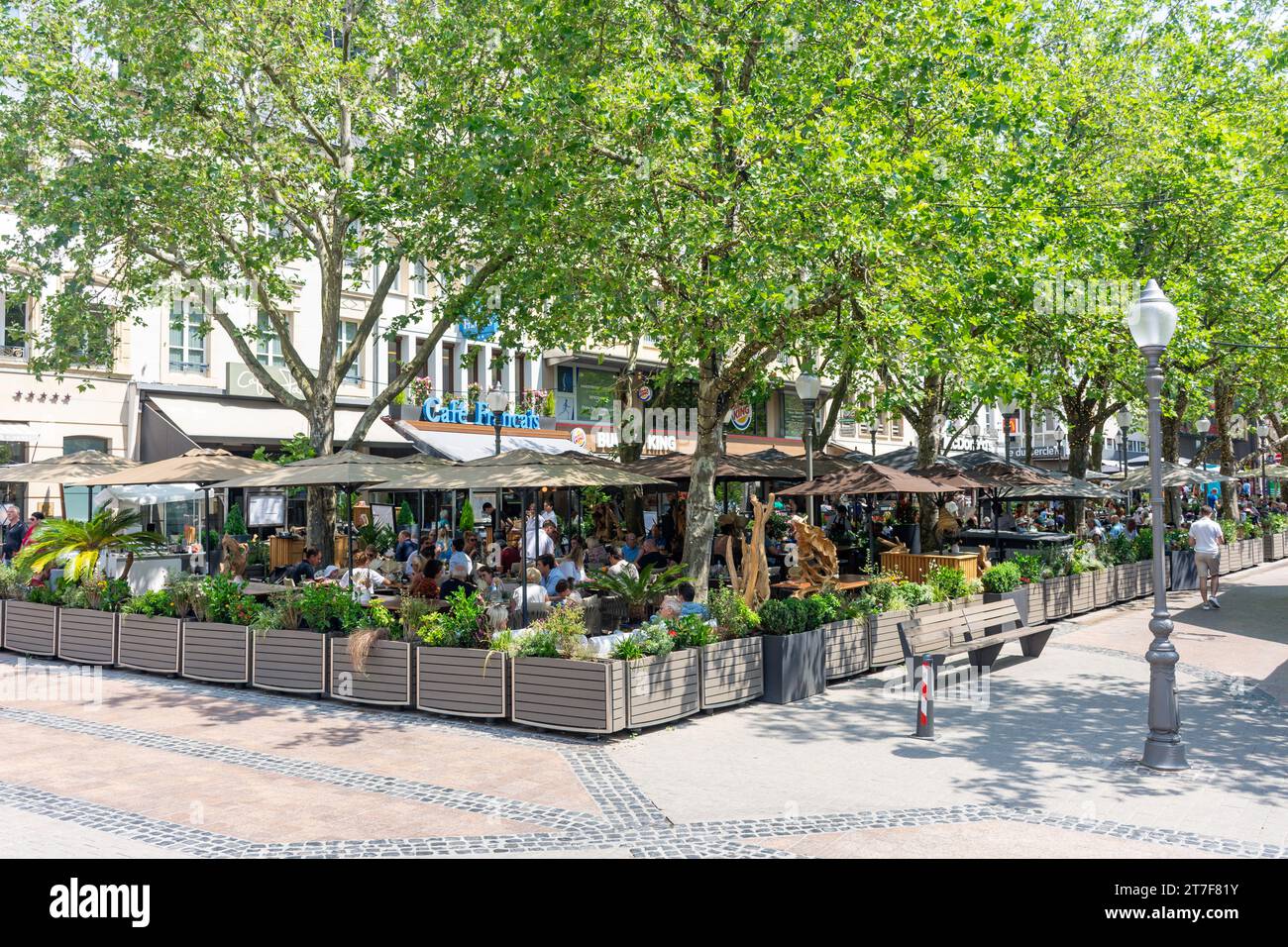 Outdoor restaurants, Place d'Armes, Ville Haute, City of Luxembourg ...