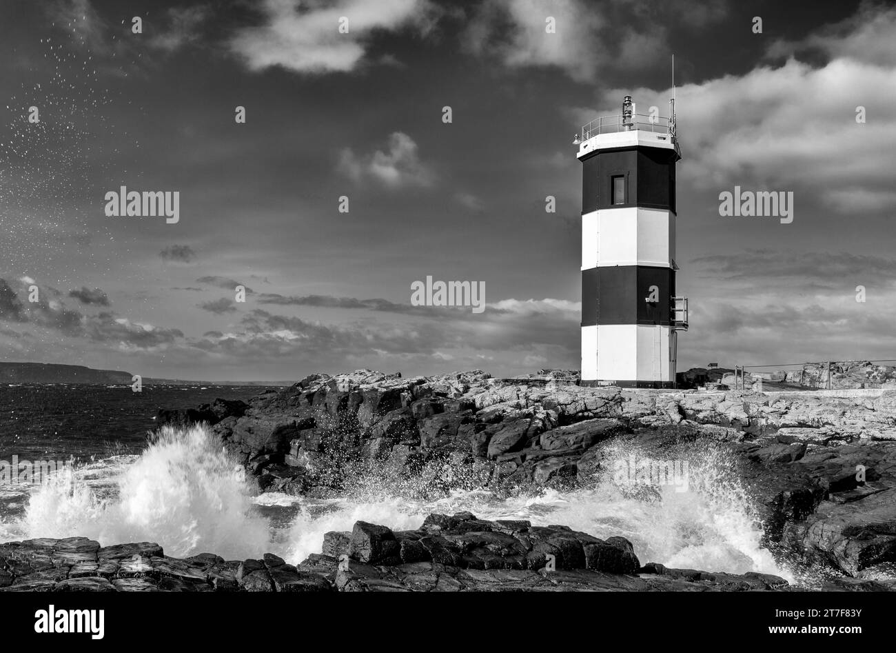 Lighthouse rough sea beacon Black and White Stock Photos & Images - Alamy