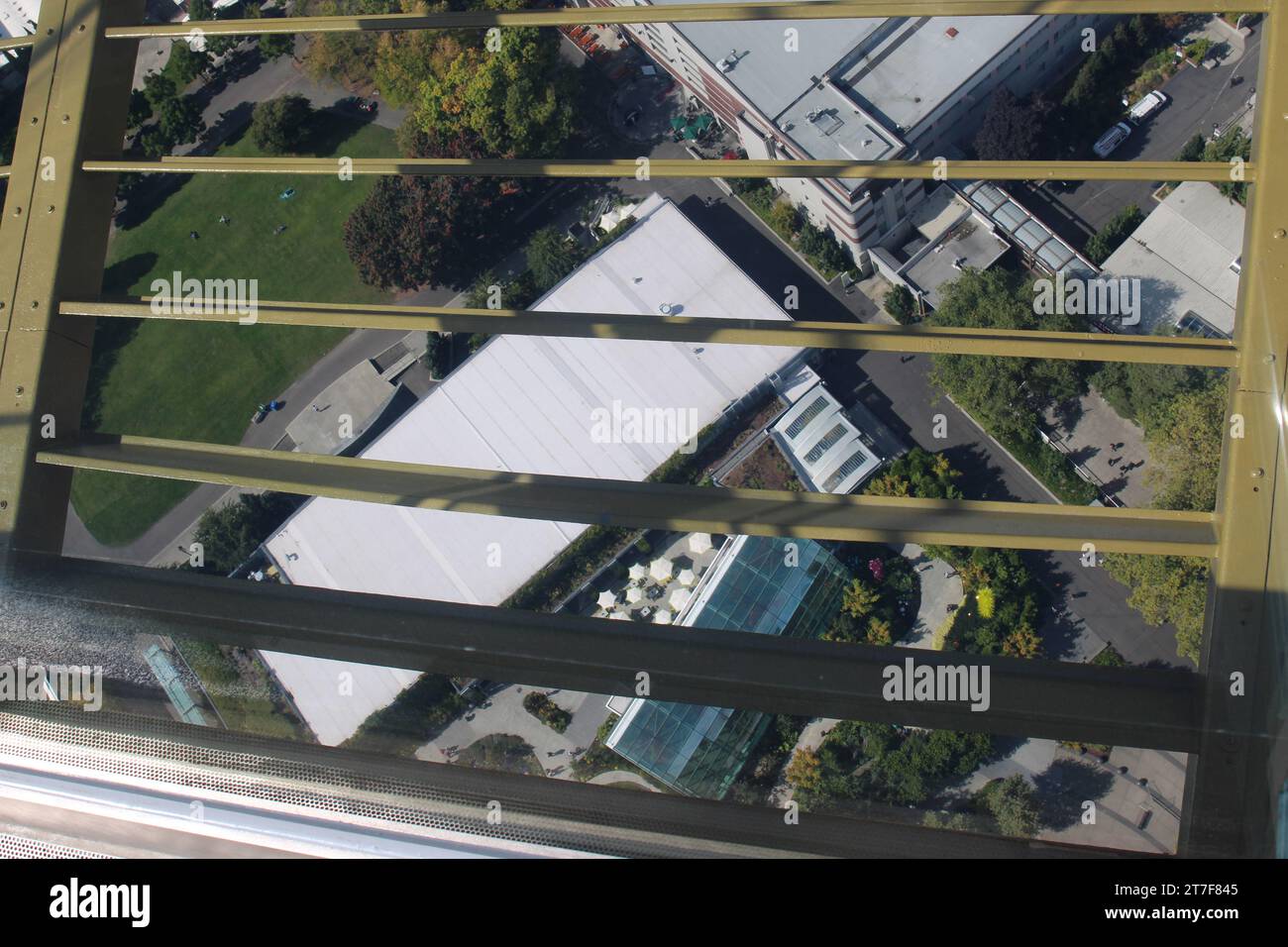 Looking down from the Seattle Space Needle Observation Deck at the ...