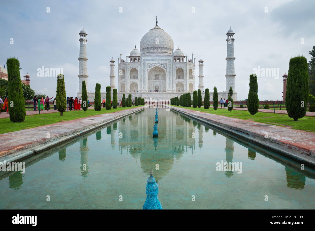 Exploring taj mahal hi-res stock photography and images - Alamy