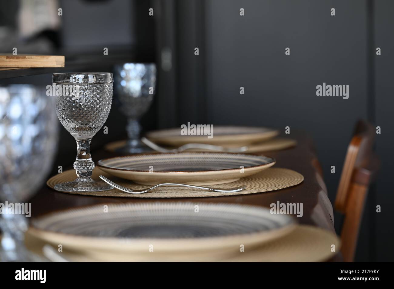 Fancy restaurant table setting hi-res stock photography and images - Alamy
