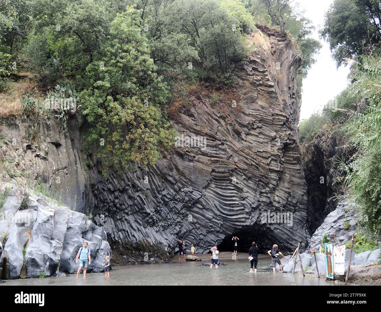 basalt columns, Alcantara Gorge, Gole dell'Alcantara, Alcantara ...