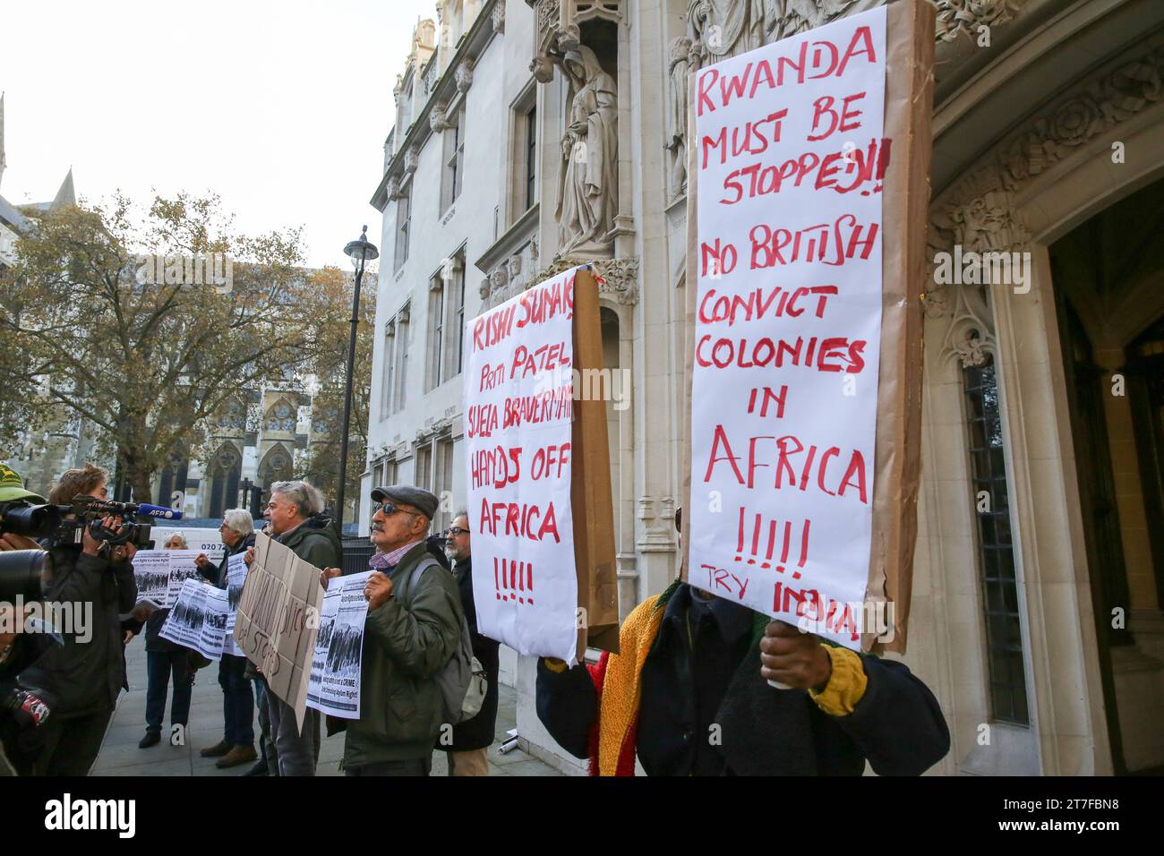 Asylum rules hi-res stock photography and images - Alamy