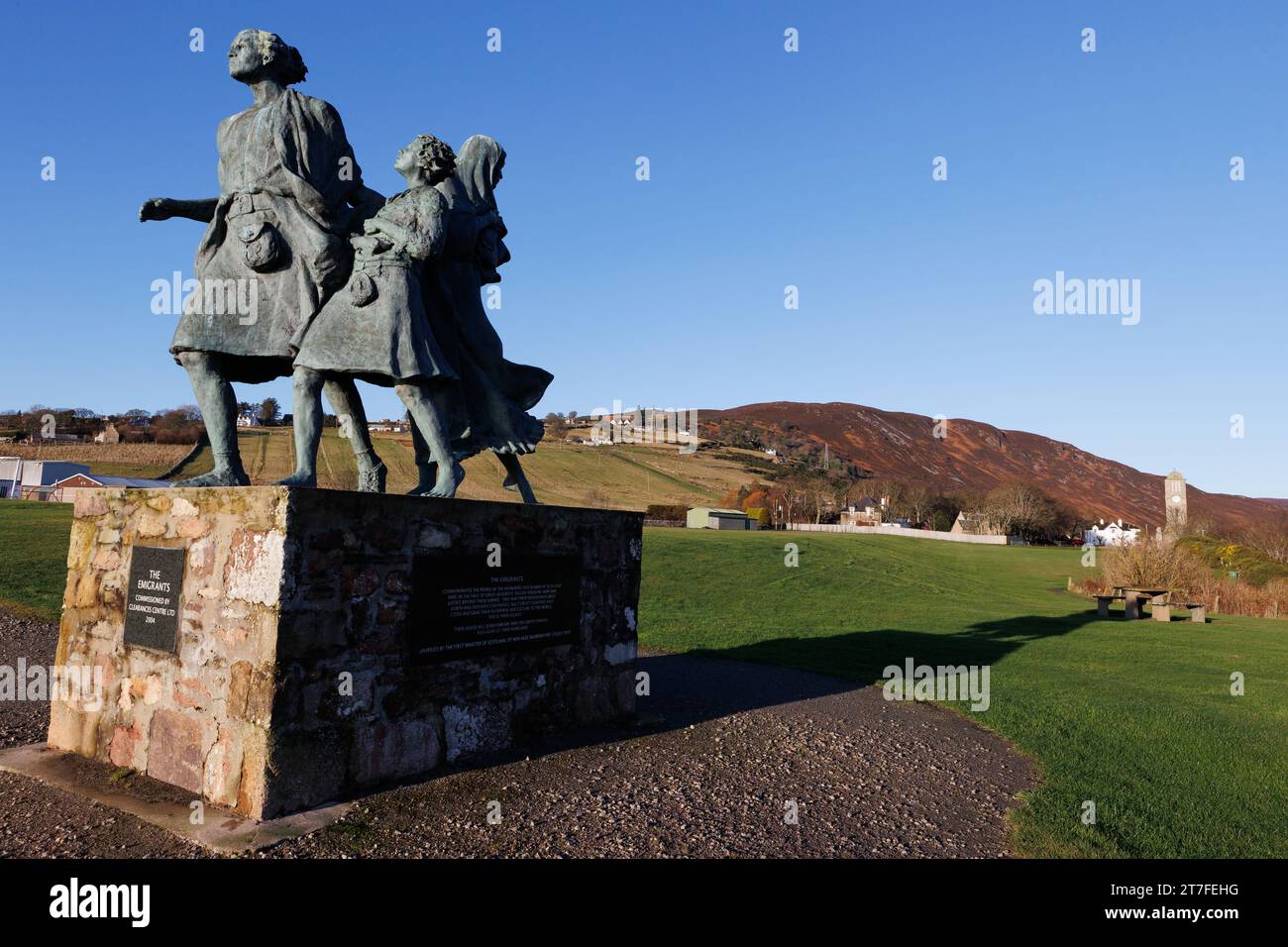 Helmsdale, Sutherland, Scotland. Nov. 15, 2023. The Emigrants statue in ...