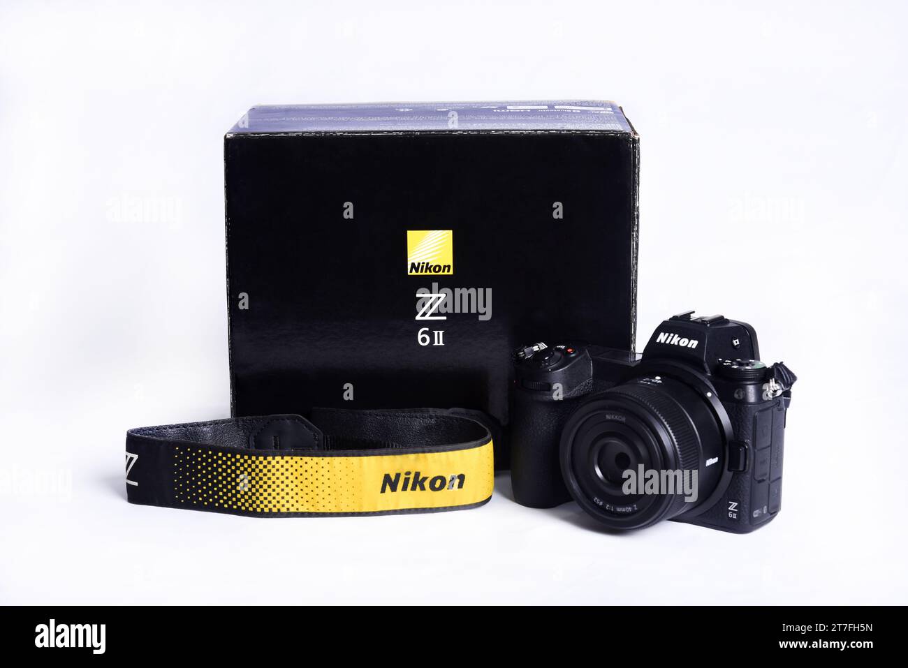 Nikon Z6 II (version 2) camera photograph confrontation and competition ...