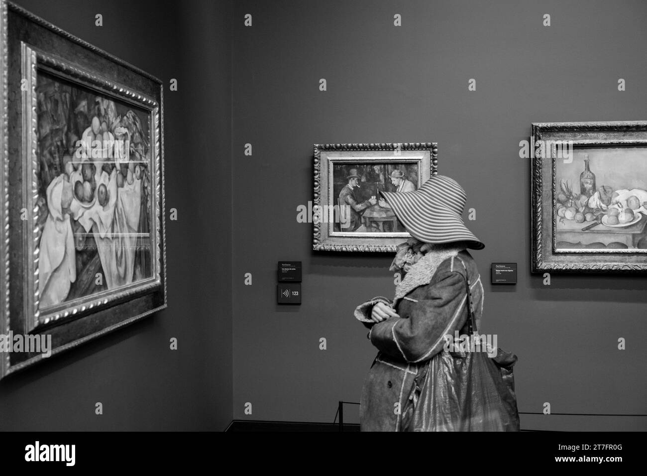 Womaningallery hi-res stock photography and images - Alamy