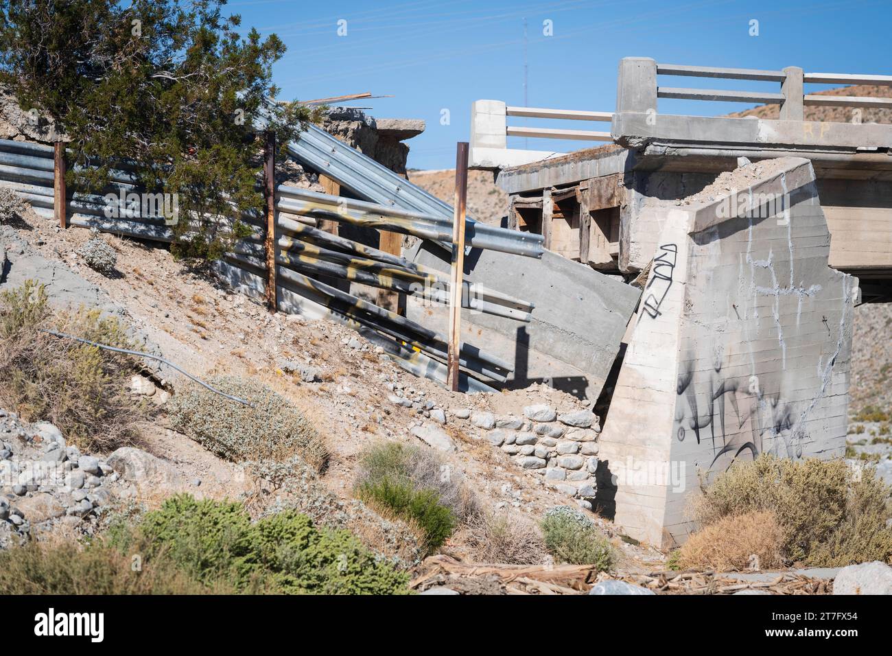 WHITEWATER, Calif (Nov 14, 2023) Damaged Whitewater Cutoff Bridge on ...